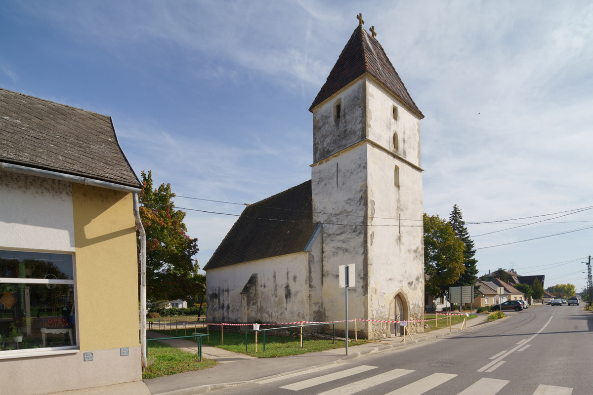 Magazin - Berhida: nem kap segítséget a páratlan templom